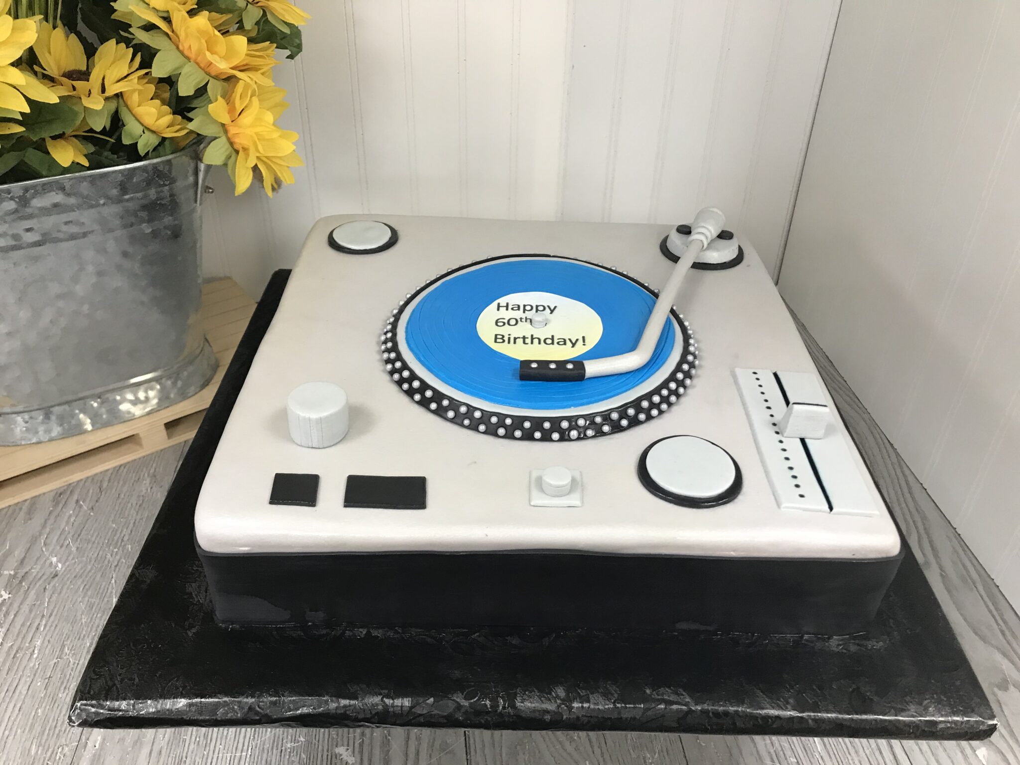 Cars, Beers, & Rock and Roll Birthdays – Monzu Bakery of Green Bay, WI