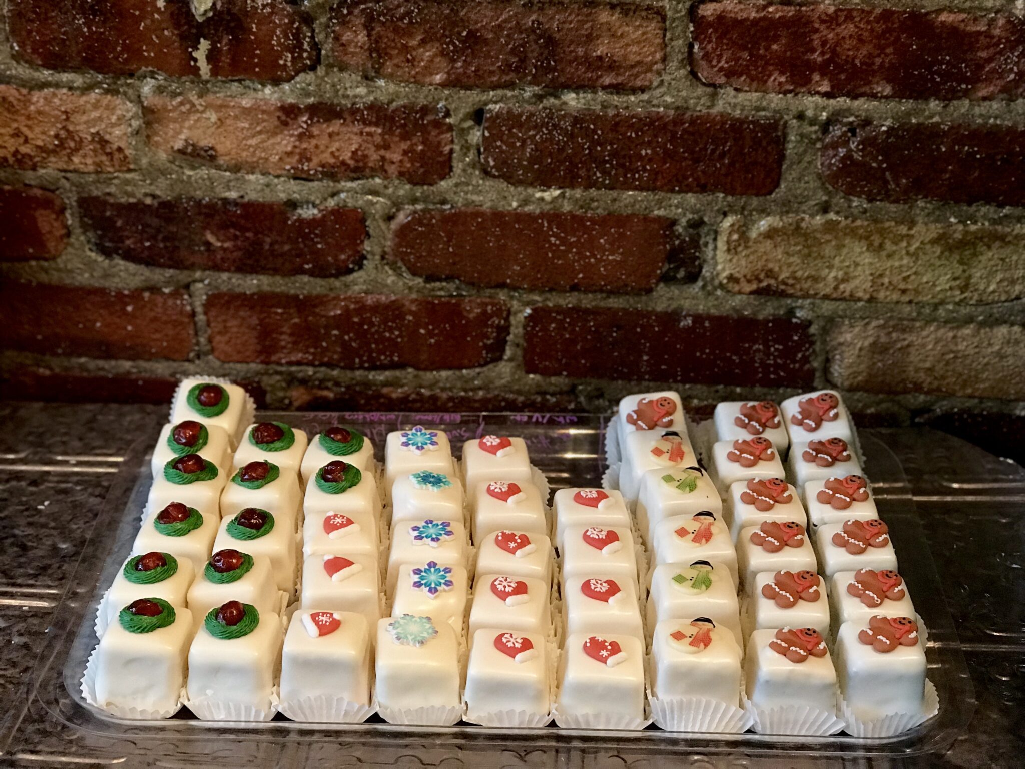 Mini Pastries – Monzu Bakery of Green Bay, WI
